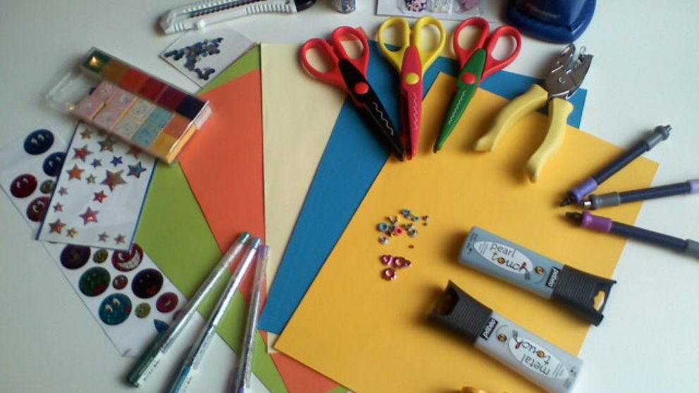 Cómo hacer manualidades de scrapbooking paso a paso