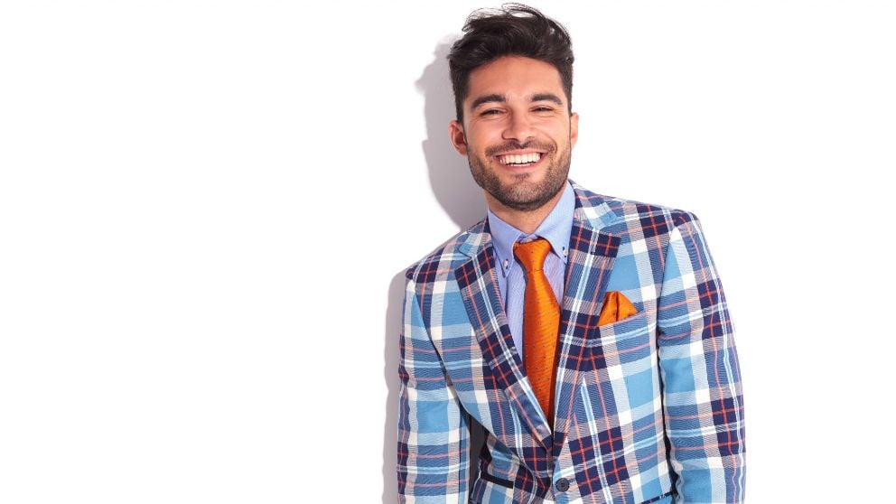 Cómo combinar corbata, camisa y traje de manera correcta