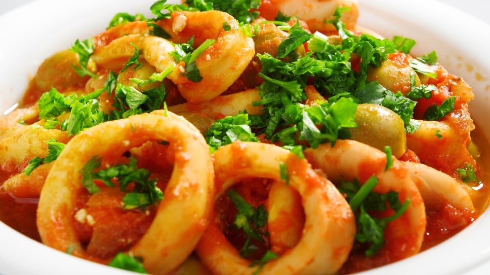 Receta de calamares con cebolla y tomate
