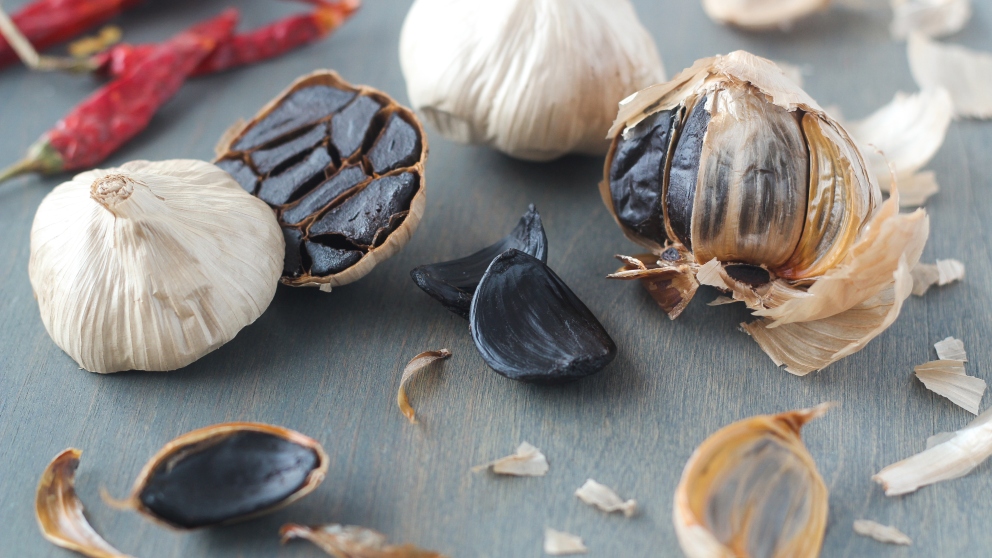 Receta de Hummus de ajo negro con trufa