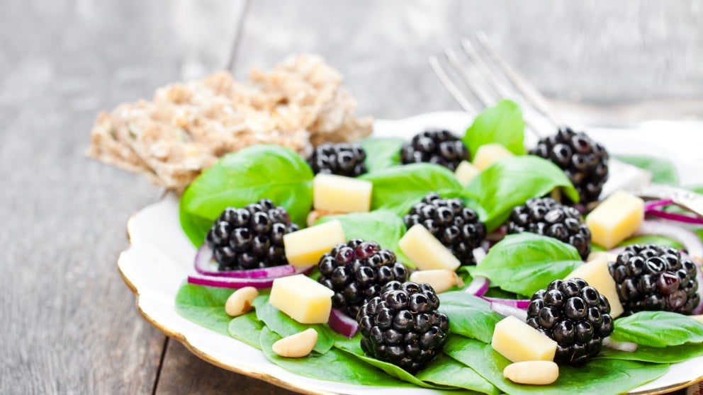 Receta de Ensalada de espinacas y moras