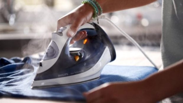 Cómo guardar la tabla de planchar sin quitarte espacio en tu casa