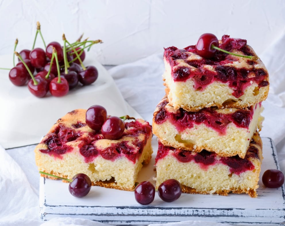 Receta de Bizcocho de frutas del bosque