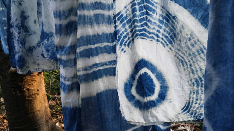 Cómo teñir telas con la técnica japonesa del Shibori paso a paso