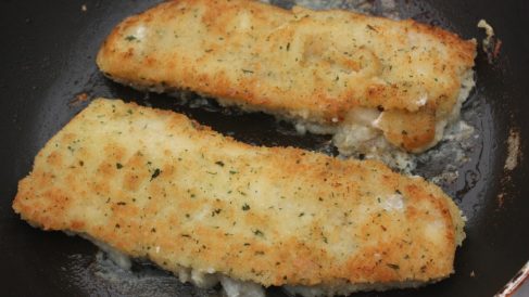 Receta de Filete de pez espada empanado