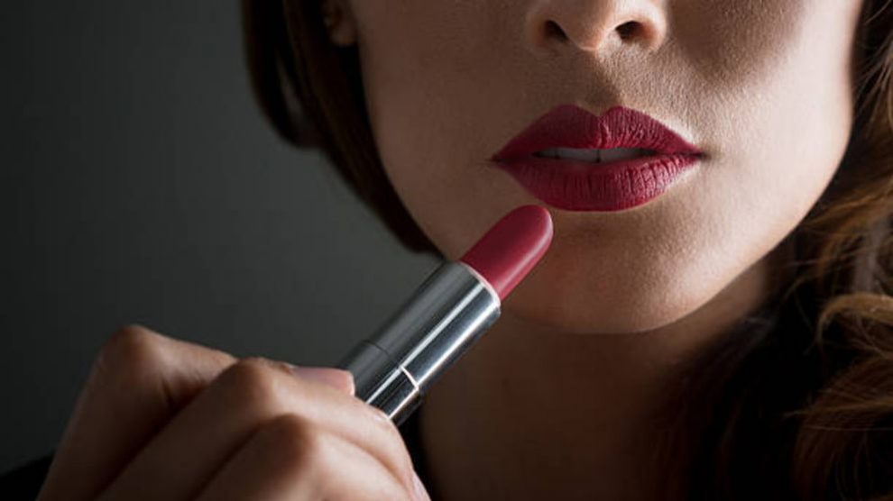 Cómo usar un lápiz labial como si fuera rubor paso a paso de forma correcta