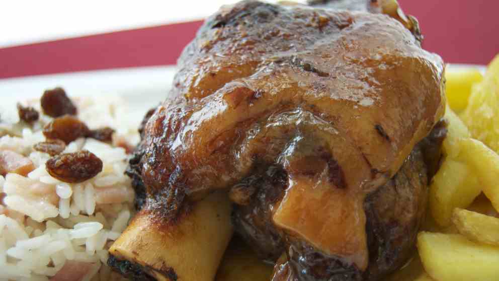 Receta de Codillo de cerdo en salsa de vino tinto