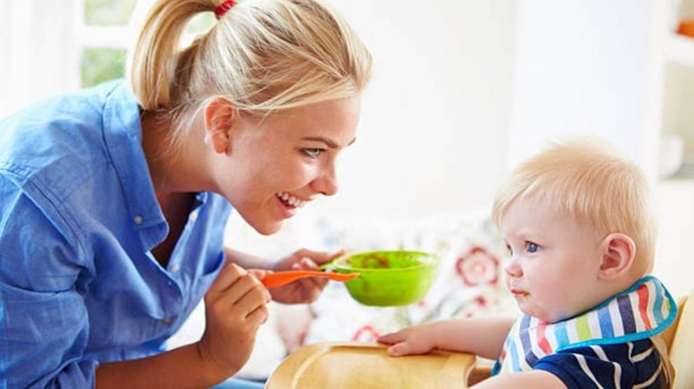 Destete: cómo entender cuando el bebé está listo para dejar la lactancia