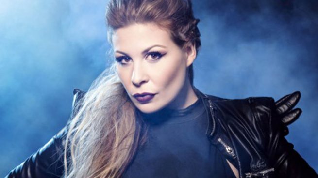 Love, Death & Flies: Barbara Black se sienta en el trono del rock ...