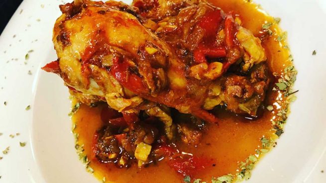 Receta de mojo rojo con jamoncitos de pollo