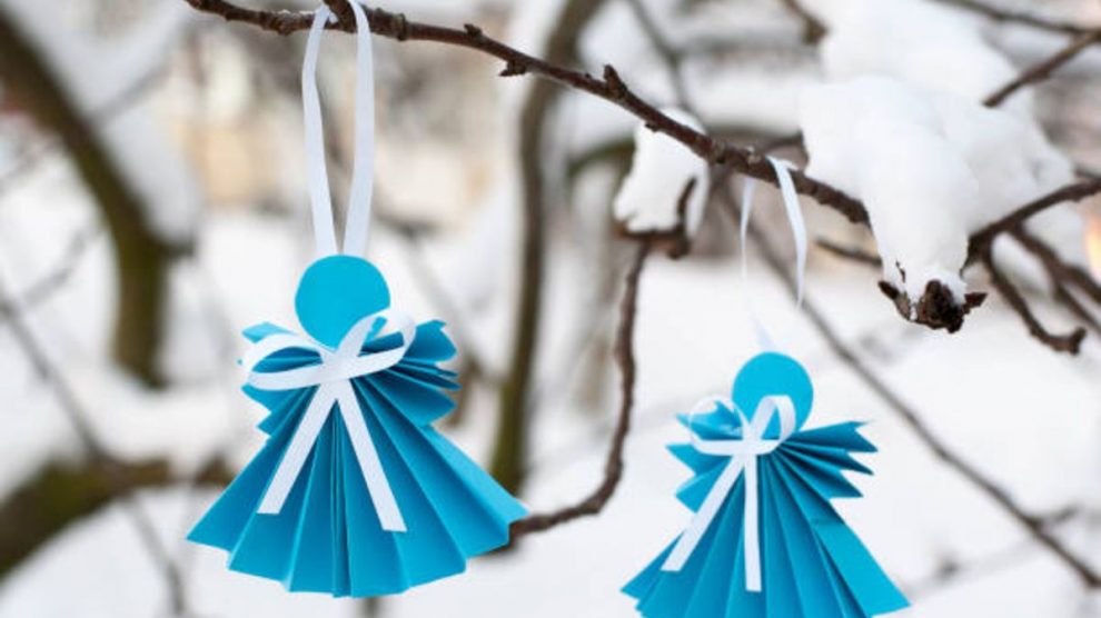 Decoración de Navidad: Cómo hacer un ángel de papel con los niños