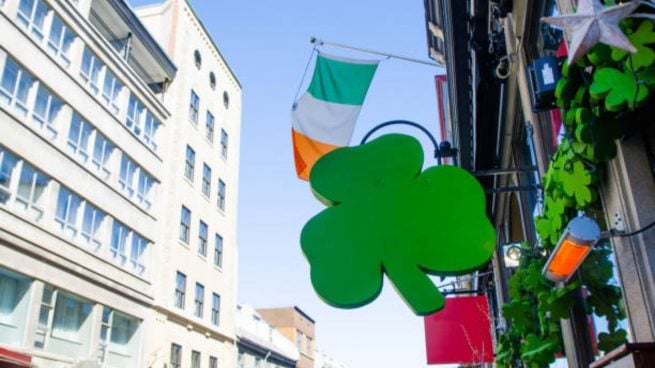 ¿Por qué el trébol es símbolo del Día de San Patricio y qué significa?