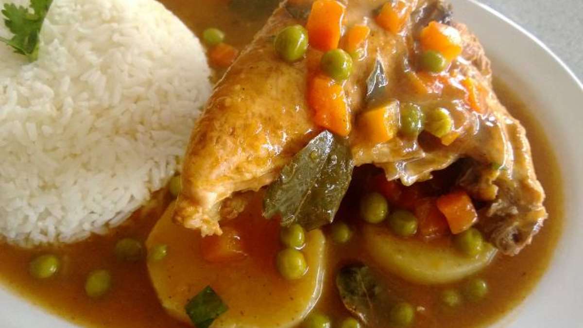 Estofado de pollo al estilo peruano, receta internacional