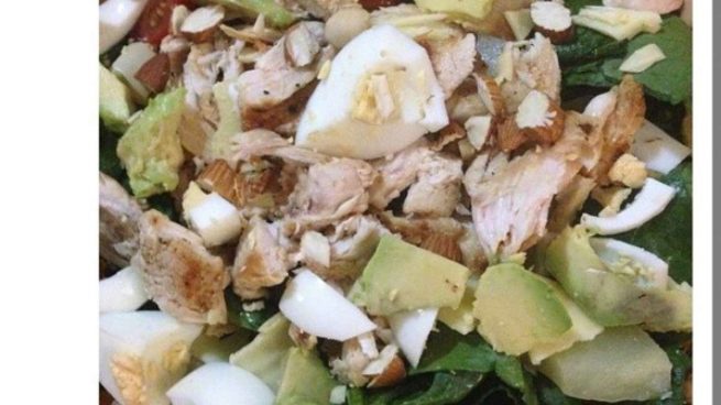 Canapés de ensalada de pollo, una receta fácil