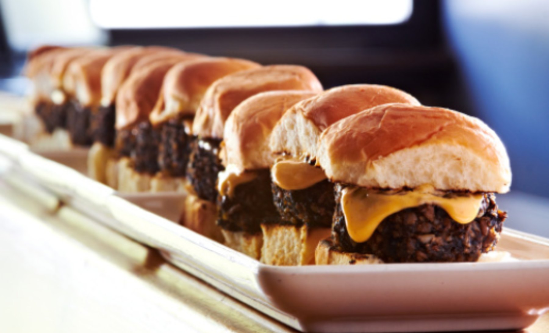 Las 5 mejores recetas de mini hamburguesas para una cena de picoteo que ...