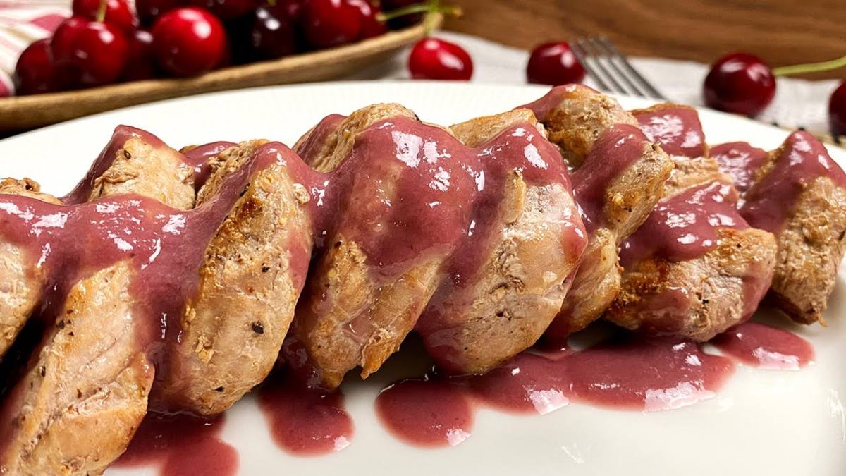 Medallones de pavo con salsa de cerezas