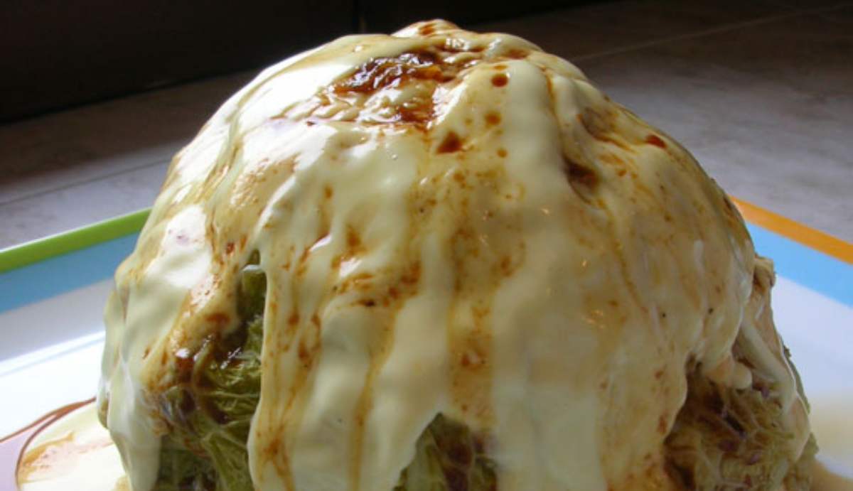 Col rizada rellena al horno, con salsa César