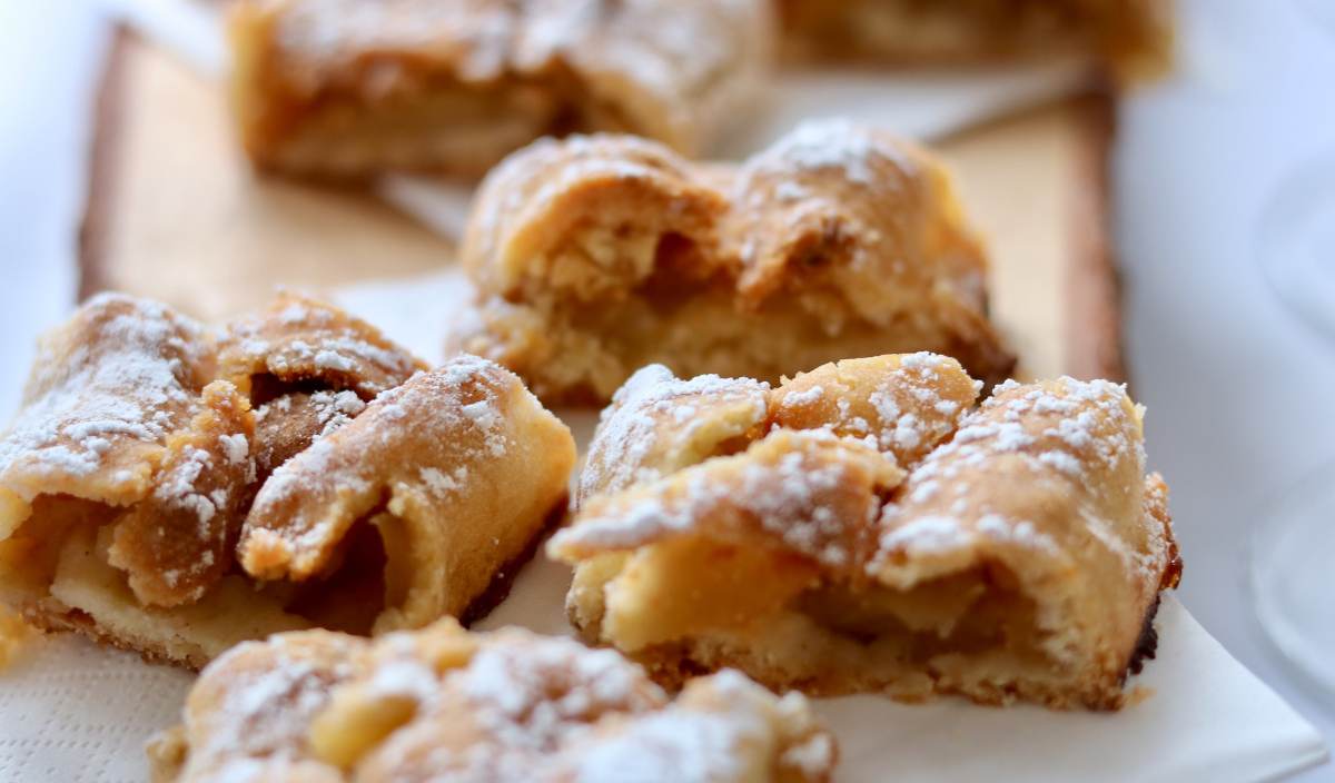Strudel de peras, arándanos y nueces
