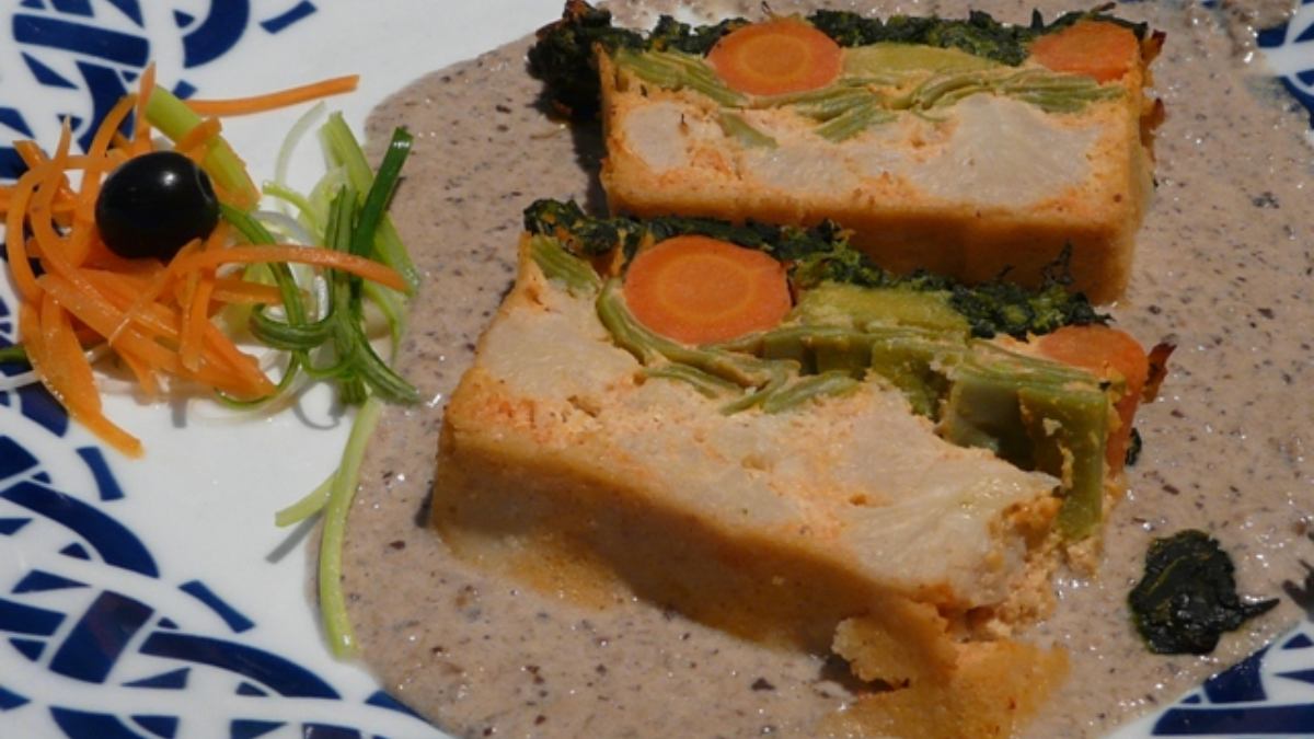 Pastel francés de verduras en capas