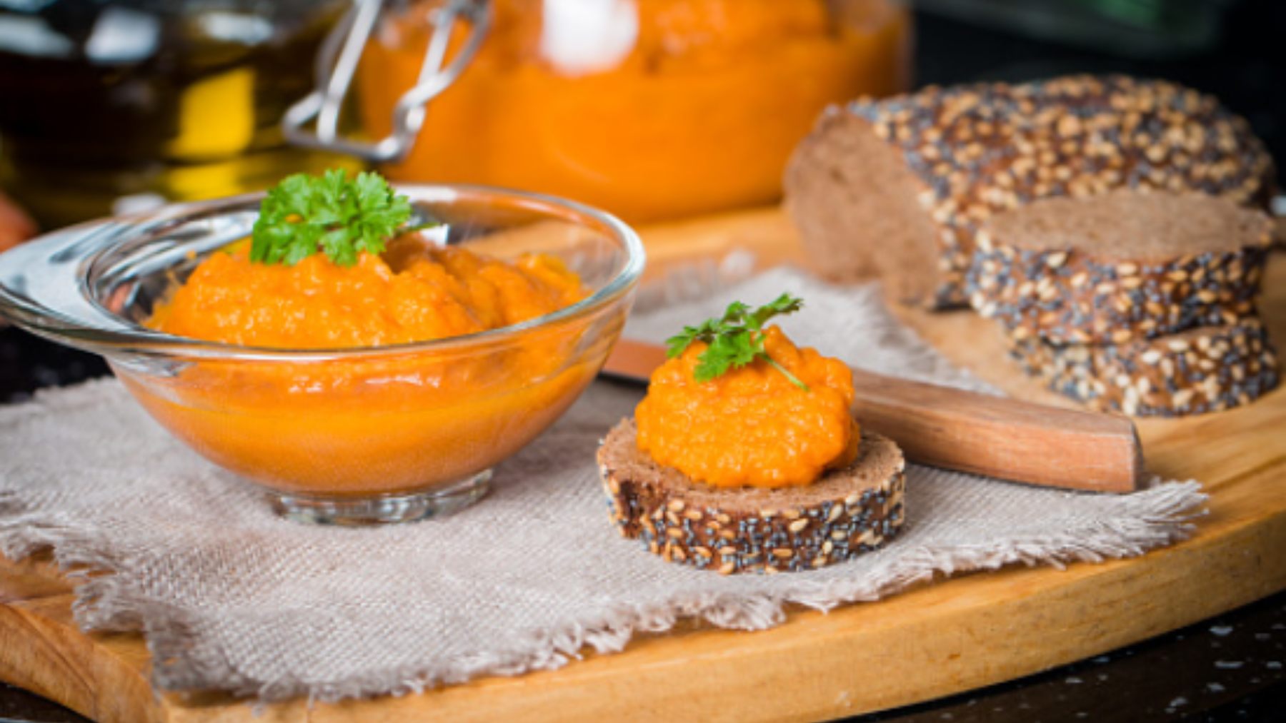 Paté de calabacín, receta de picoteo saludable fácil de preparar