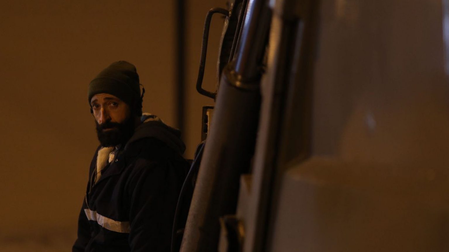 Tráiler de 'Clean': Adrien Brody limpia las calles con pura venganza