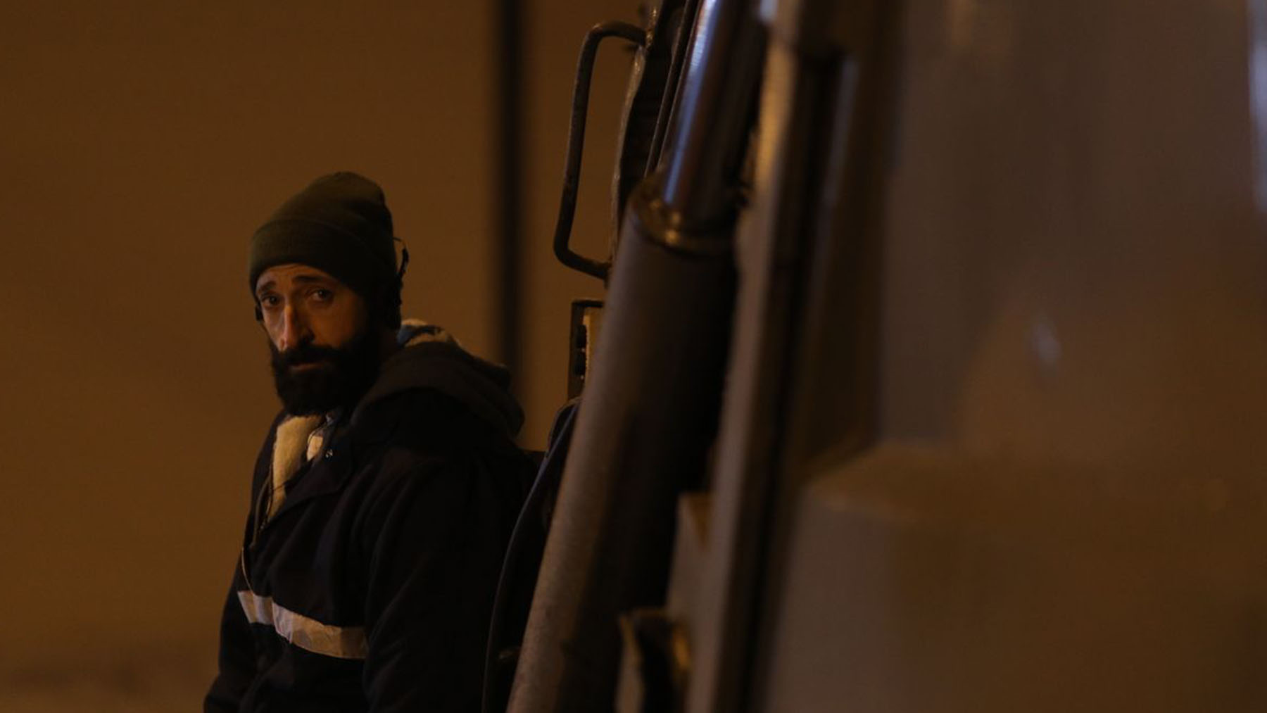 Tráiler de 'Clean': Adrien Brody limpia las calles con pura venganza