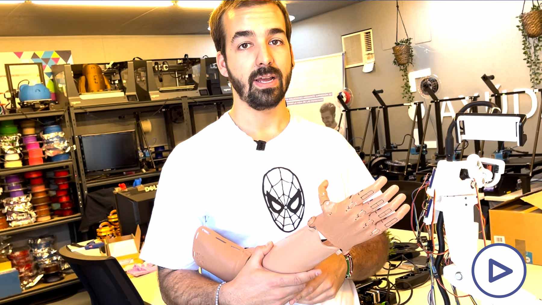 Guillermo M. Gauna-Vivas (Ayúdame3D): "Lo más difícil de emprender es ...