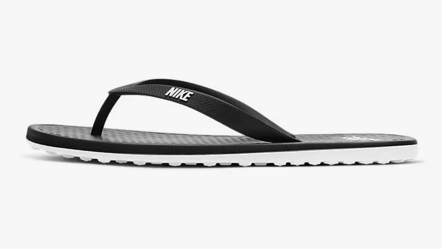 4 chanclas más baratas de Nike para ir a la moda este verano