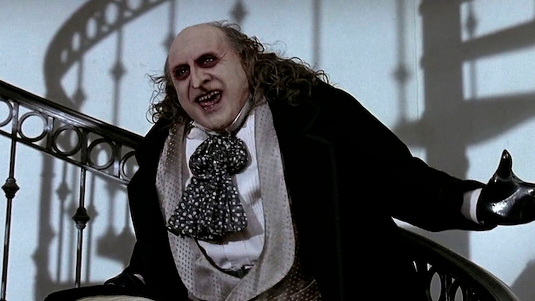 Danny DeVito cree que su Pingüino fue mejor que el de Colin Farrel en ...