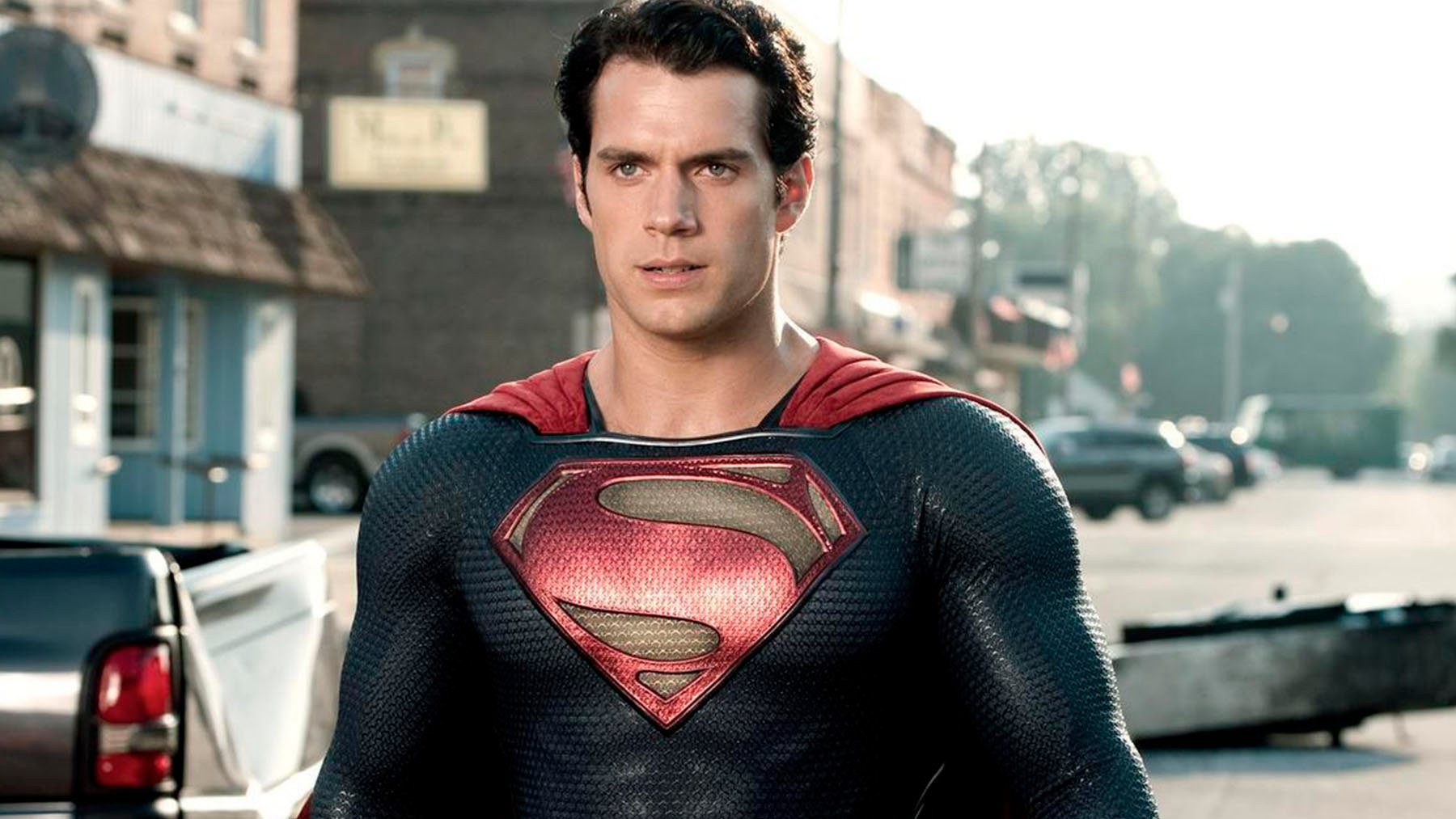 Henry Cavill vuelve a ondear la capa: Anuncia de manera oficial su regreso como Superman