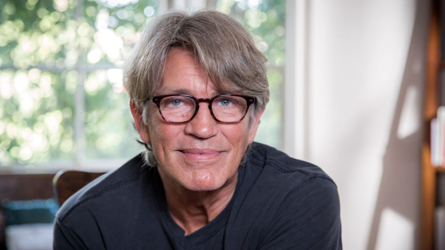 El actor Eric Roberts cree que Margot Robbie ganará un Oscar por 'Babylon'