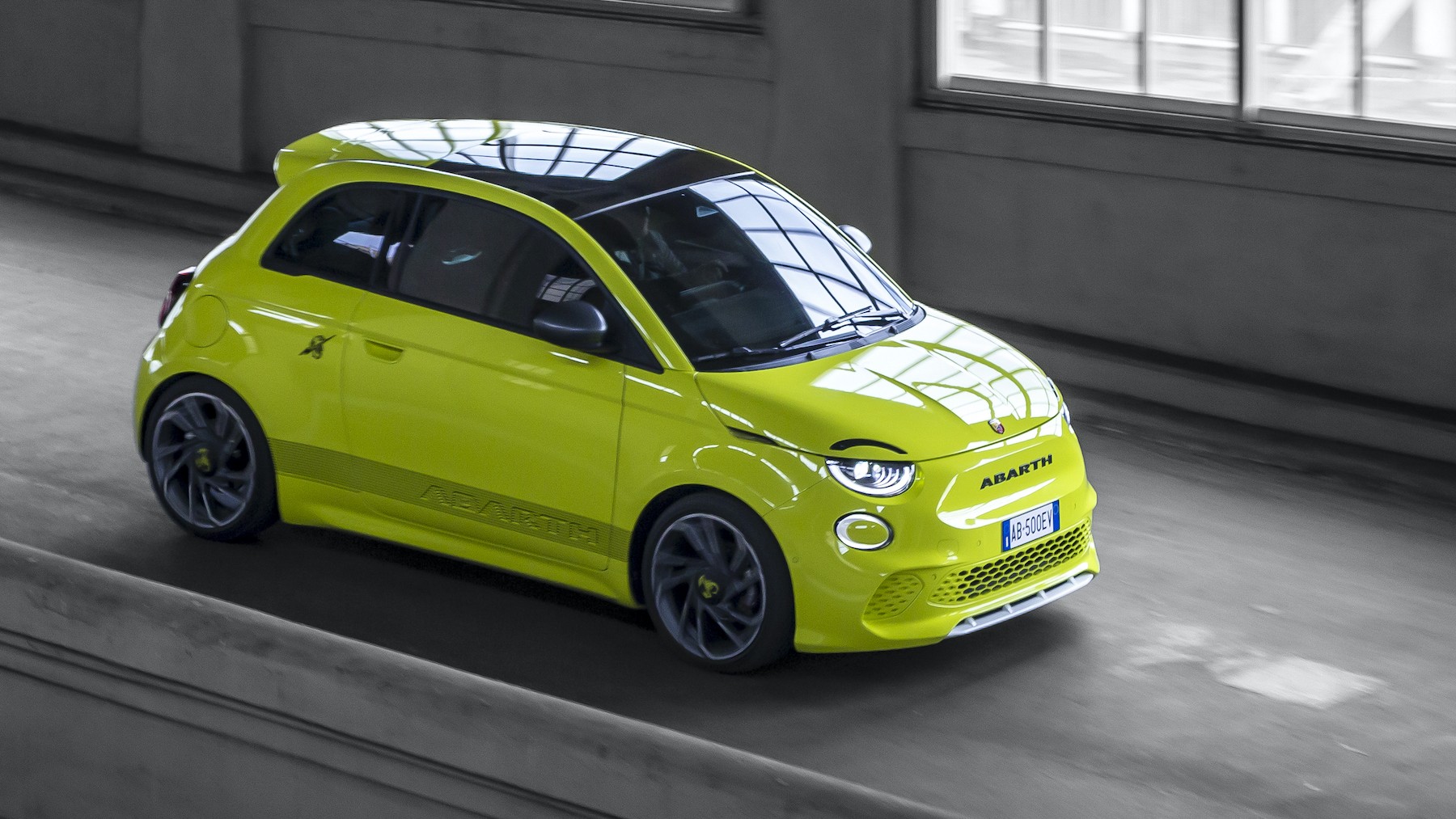 Abarth 500e, el primer escorpión eléctrico que suena como los de gasolina