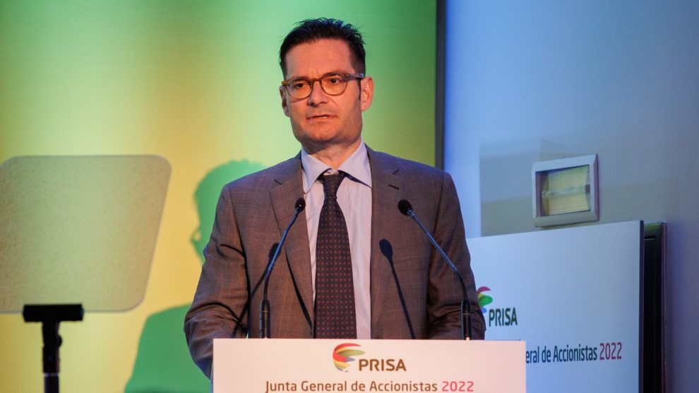 El lío de Escribano, Indra, los respiradores y el blindado español