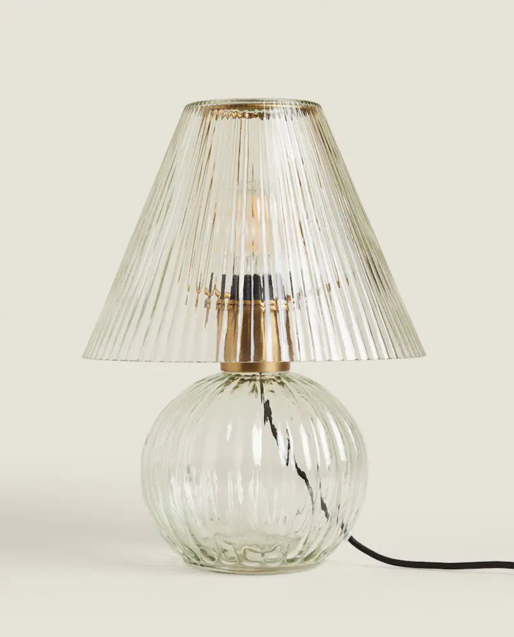 Zara Home rebaja 60 euros la lámpara más elegante para tu casa