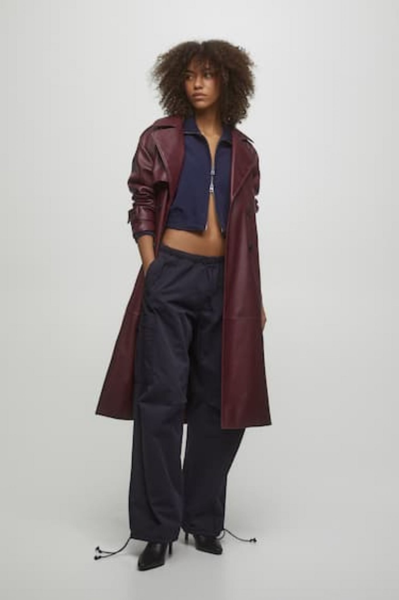 Las gabardinas de efecto piel de Mango, Zara Pull and Bear que son tendencia y que necesitas