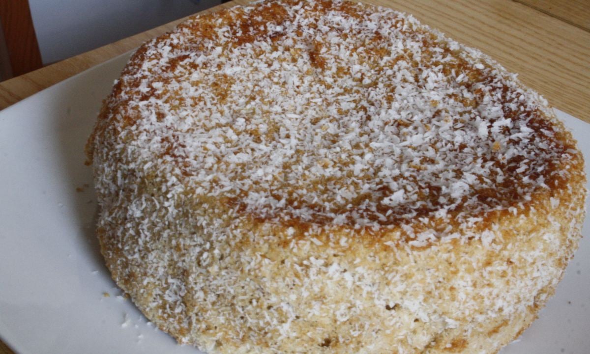 Pastel de coco, zanahoria y almendras