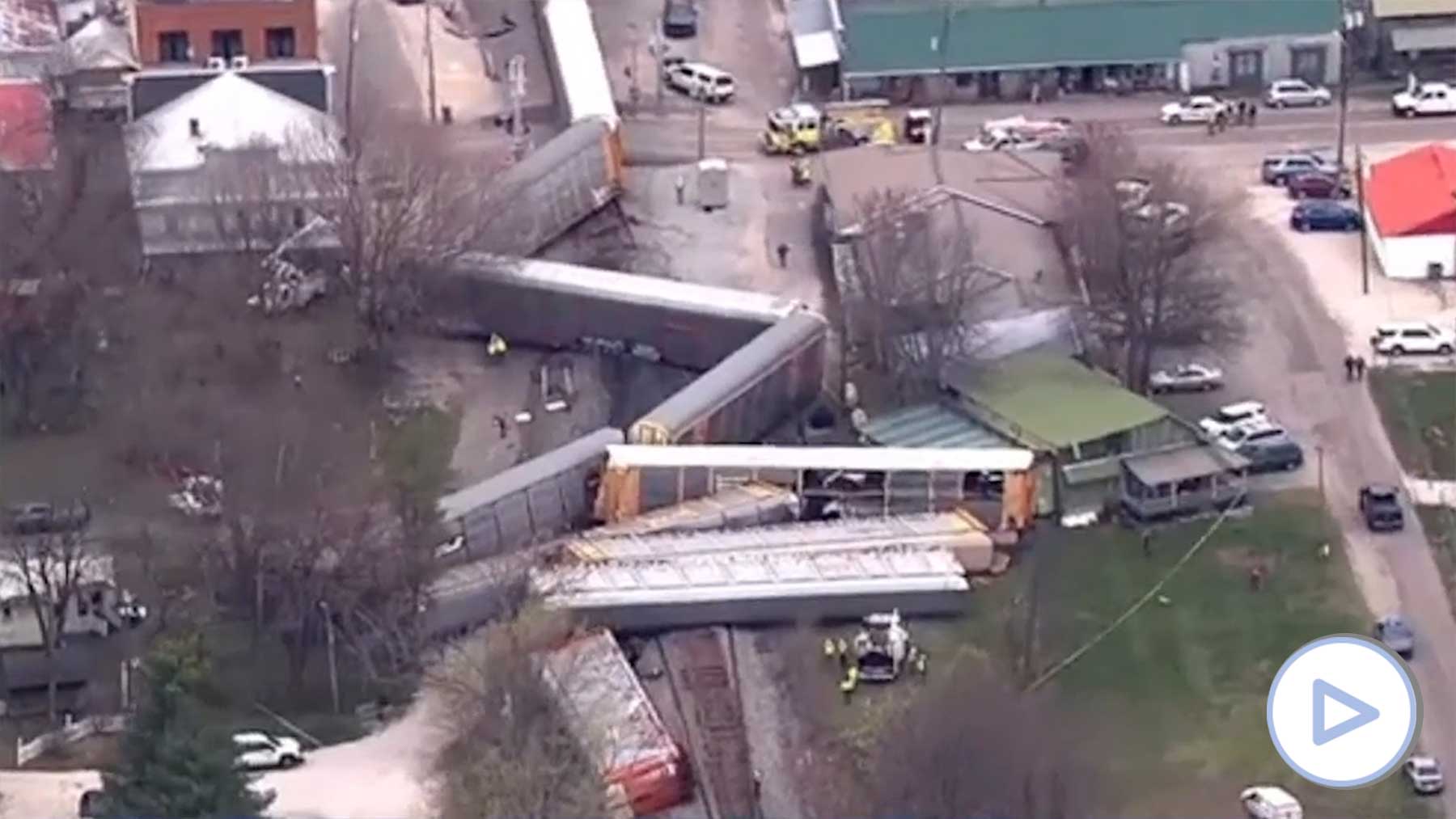 Espectacular descarrilamiento de un tren en Kentucky