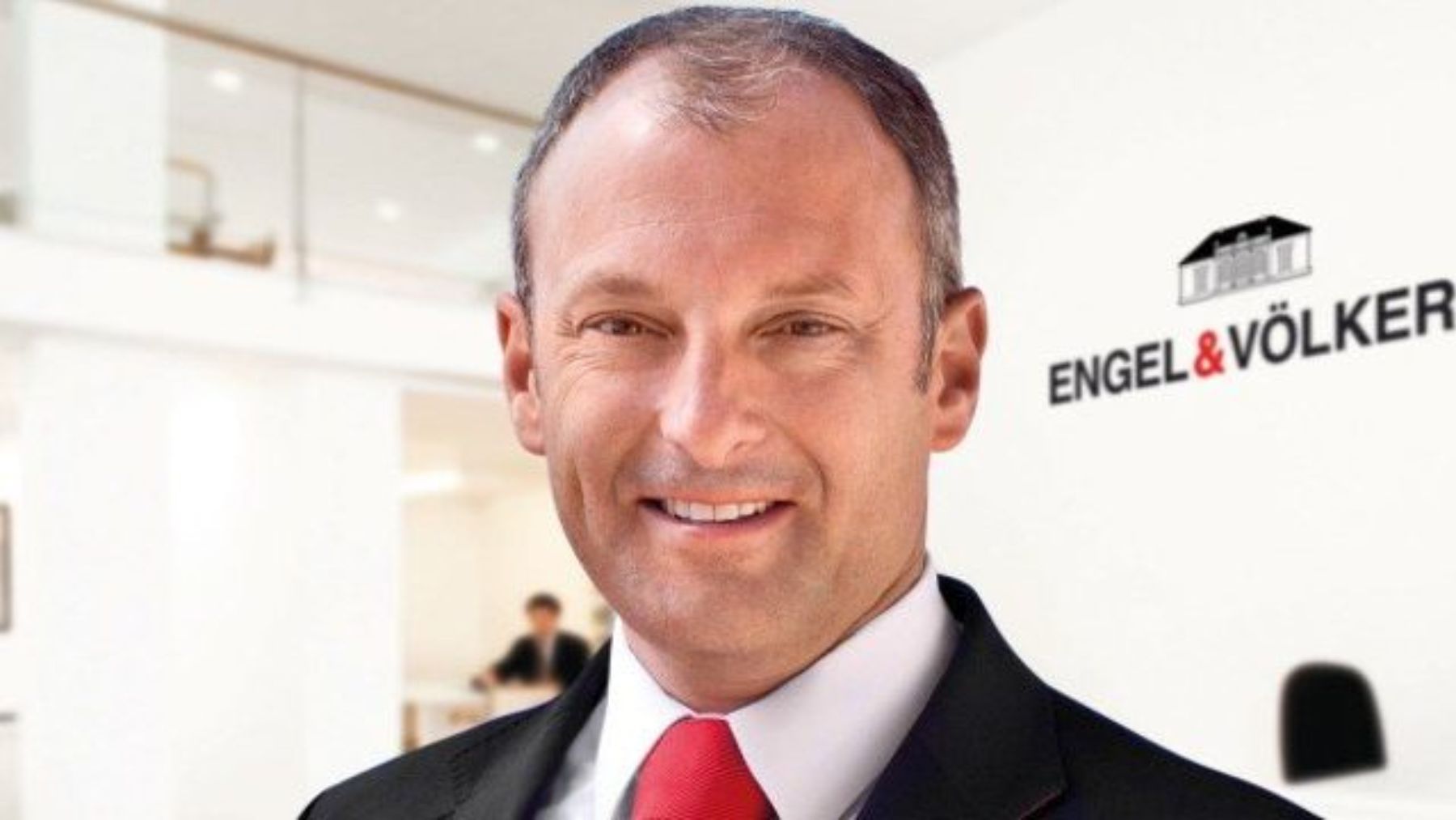 ABINI: "Harán falta 85 años para las 14.000 VPO que anuncia Armengol"