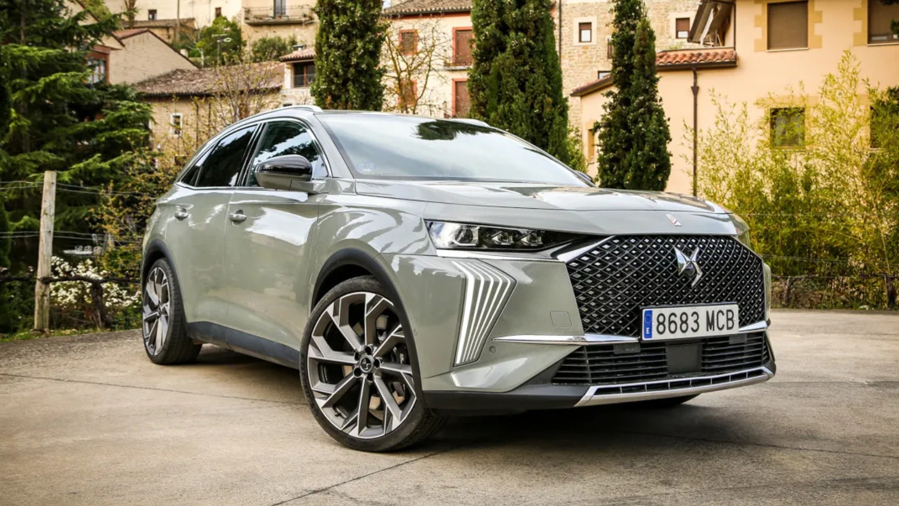 Aventura y lujo no están reñidos: así es el DS 7 E-Tense 4x4