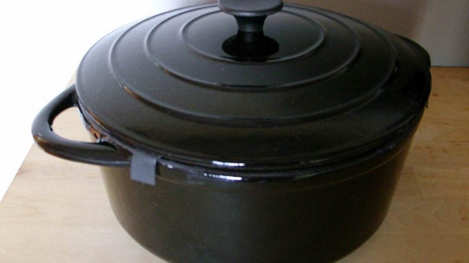 Pollo asado en cocotte: una receta que se define por el recipiente