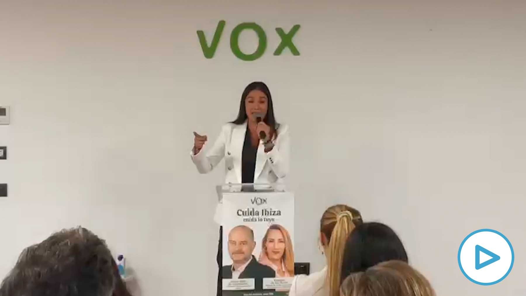 La diputada de Vox Mireia Borrás, atracada en Ibiza en pleno Paseo ...