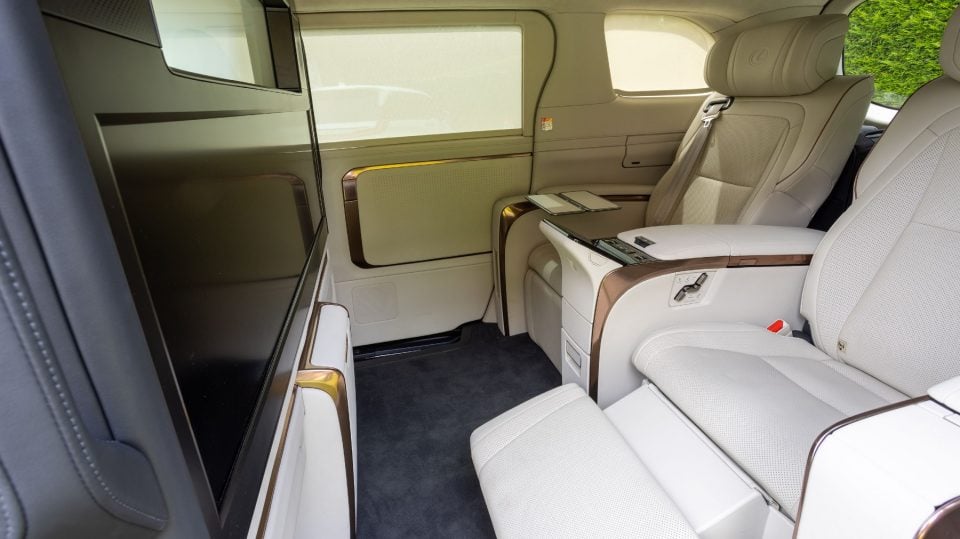 Lexus LM: la minivan de lujo en la que viajarás como en un jet privado