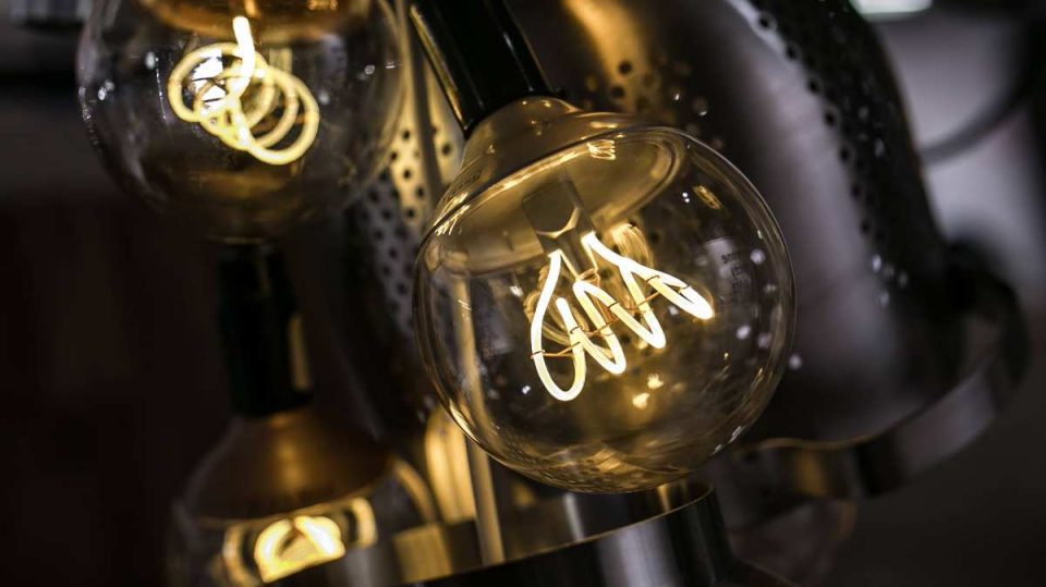 El sistema que hace que el precio de la luz sea tan elevado
