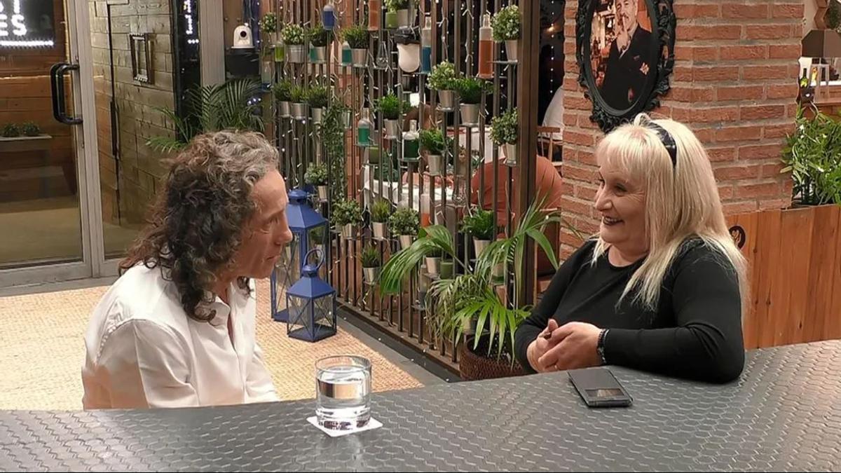 Un soltero deja en shock a su cita de ‘First Dates’: “Tienes buenos globos”