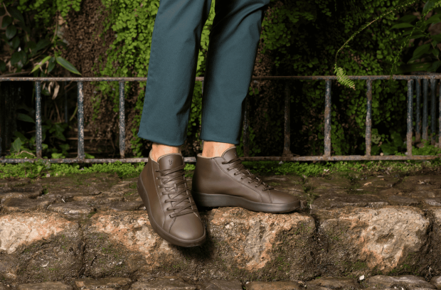 Las botas españolas de piel de uva y repelentes al agua, que no te ...