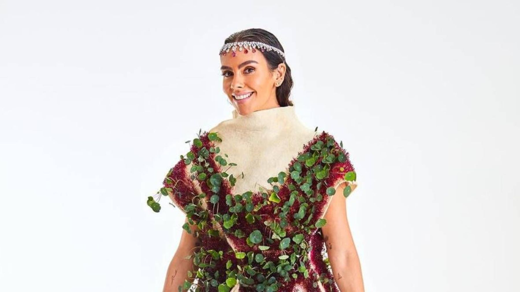 Campanadas 2024: el año que la cantante Ana Mena (TVE) plantó cara a ...