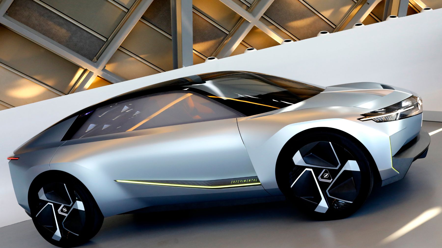 Opel Experimental en España: así serán los coches del futuro de la marca