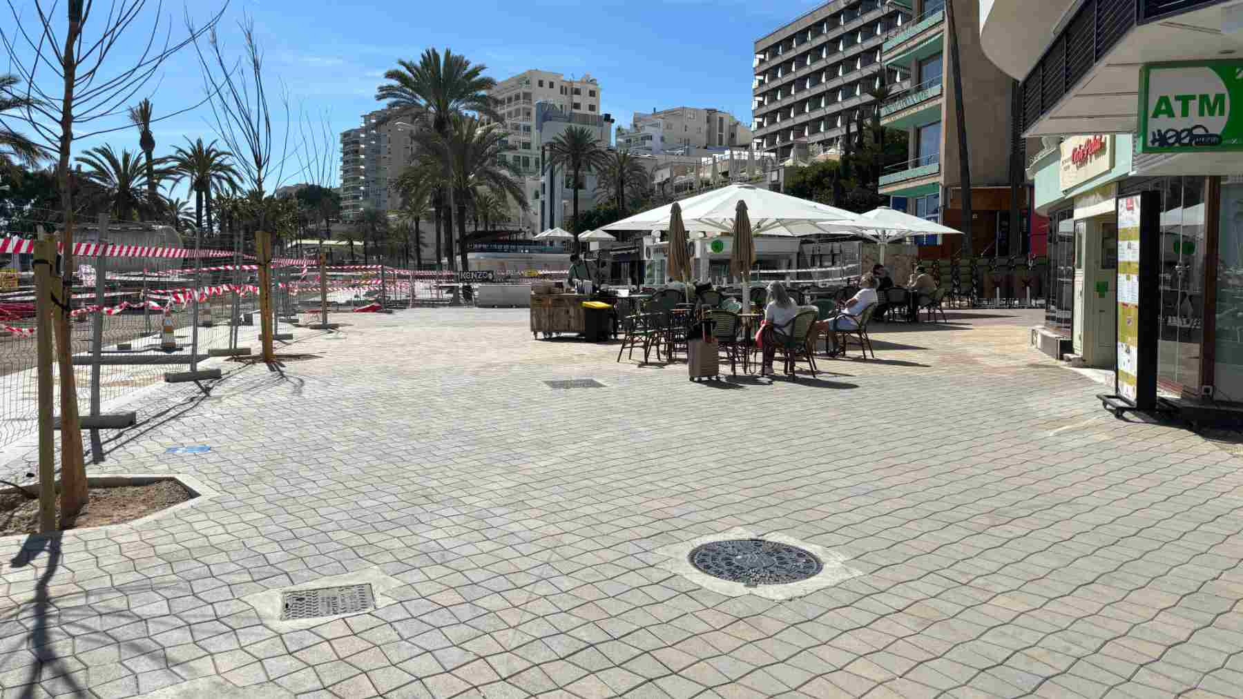 Hosteleros del Paseo Marítimo confían en dejar atrás la ruina tras el ...