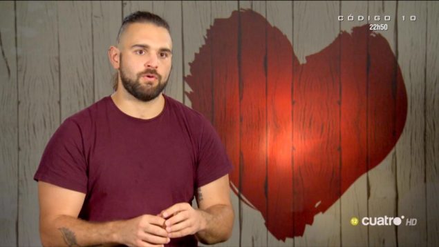 First Dates: una soltera impacta a su cita con una íntima confesión