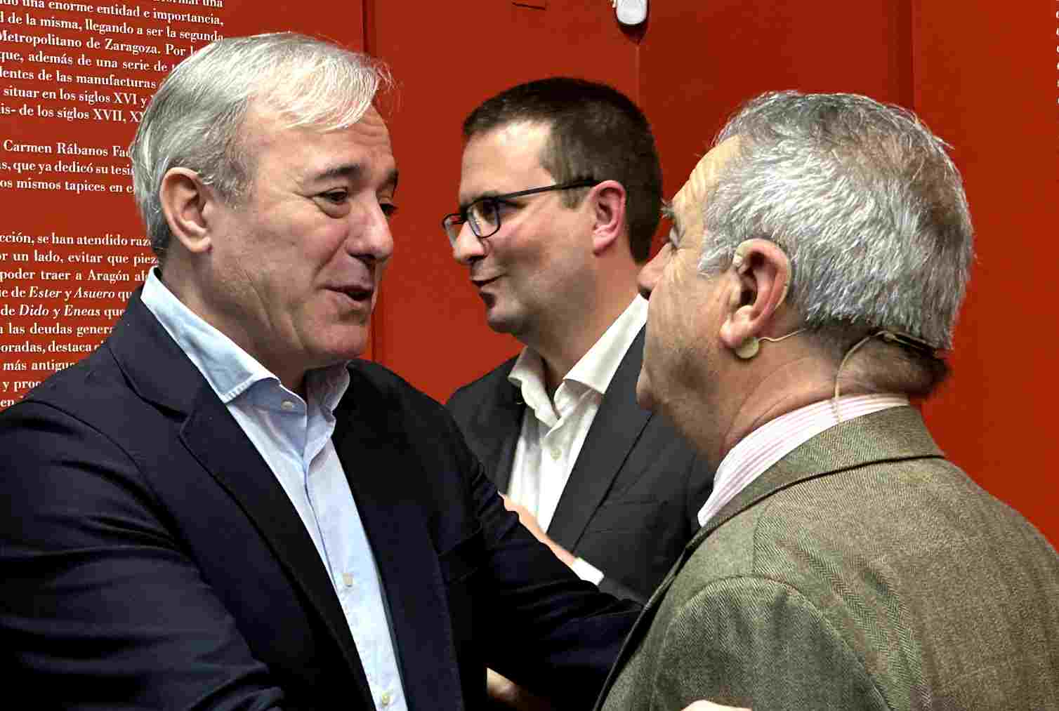 Éxito de Graciano Palomo en la presentación de 'Éxodo y poder' en ...